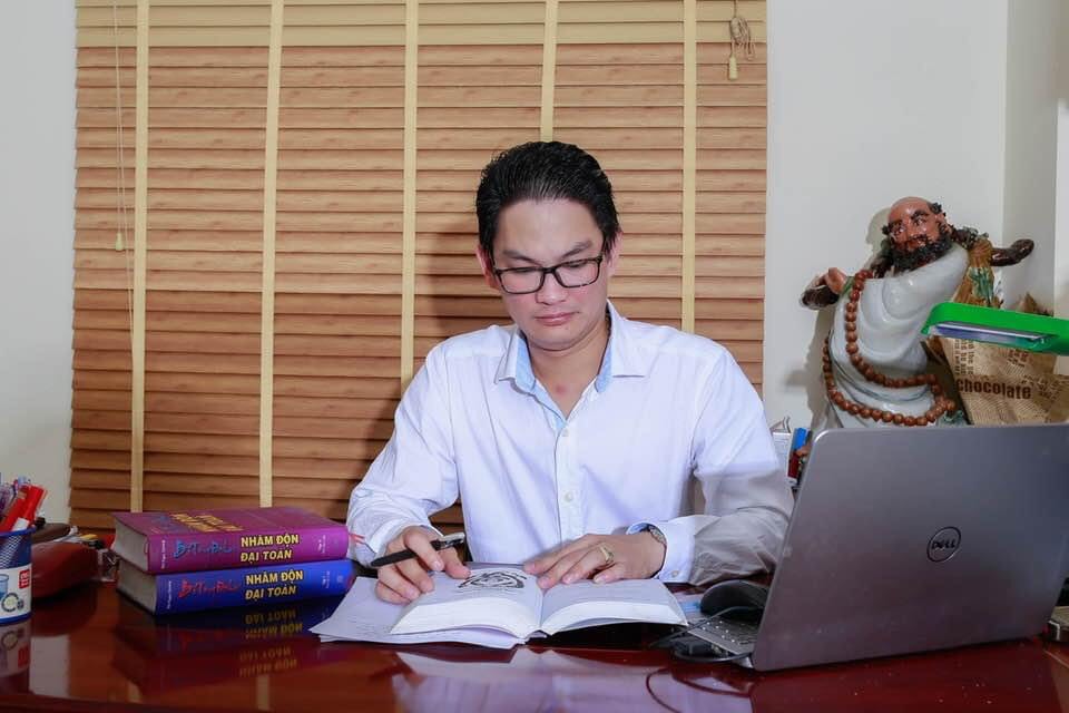 Đầu năm Nhà nghiên cứu Lê Quang Lăng nói chuyện xem tử vi và giải hạn ...
