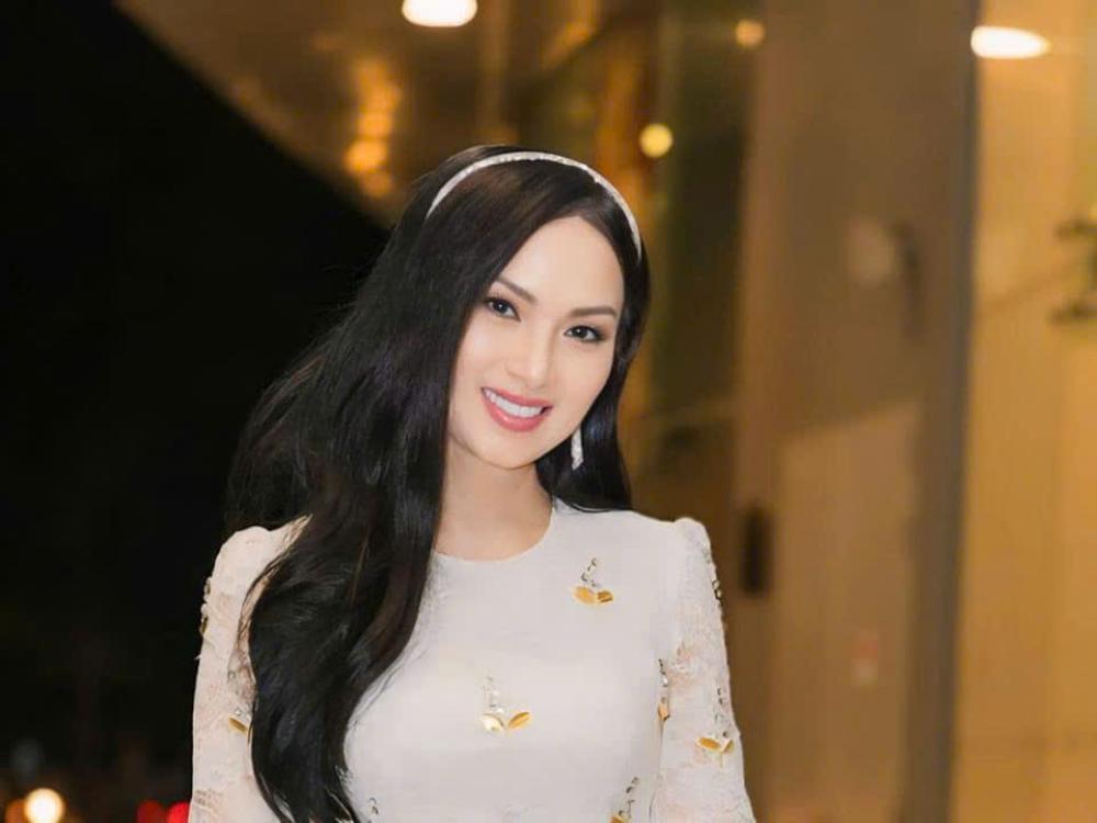 ‘Ca sĩ tỉ phú' Hà Phương hướng về bà con miền Bắc - VietDaily | Tin tức hàng ngày